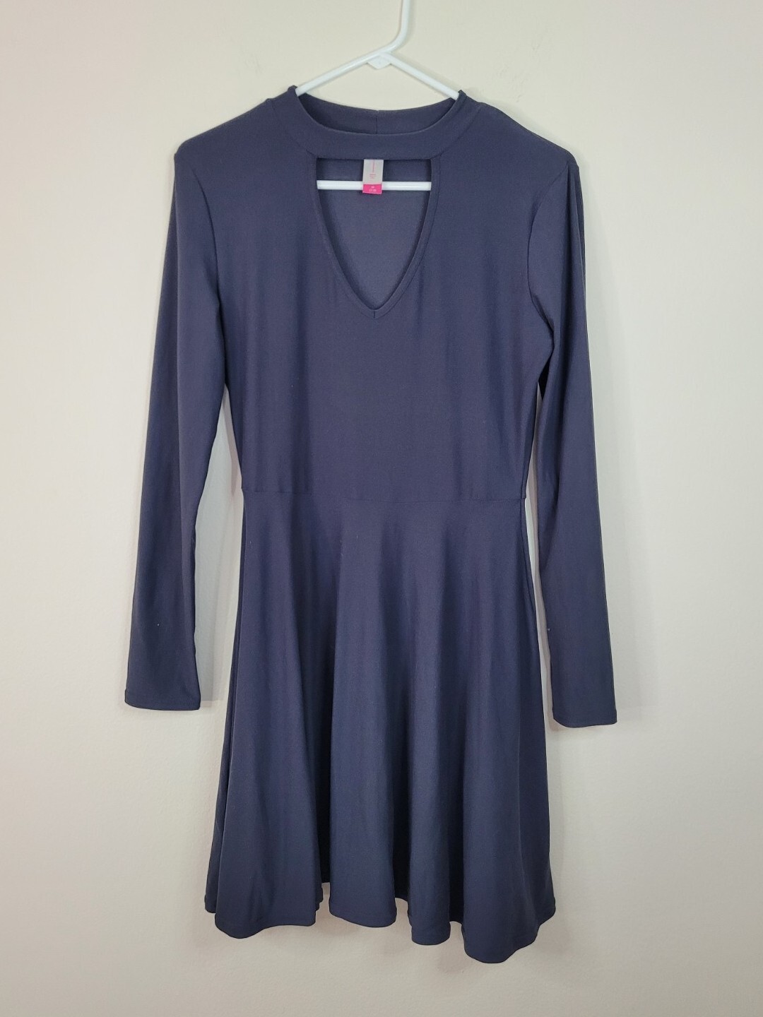 No Boundaries Keyhole Front Long Sleeve Charcoal Gray… - Gem