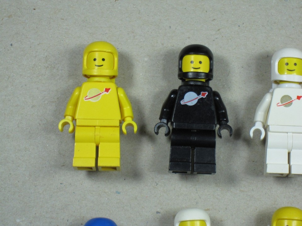 8 Vintage Genuine LEGO® Classic Space Spaceman Minifigures - Bulk Lot ...