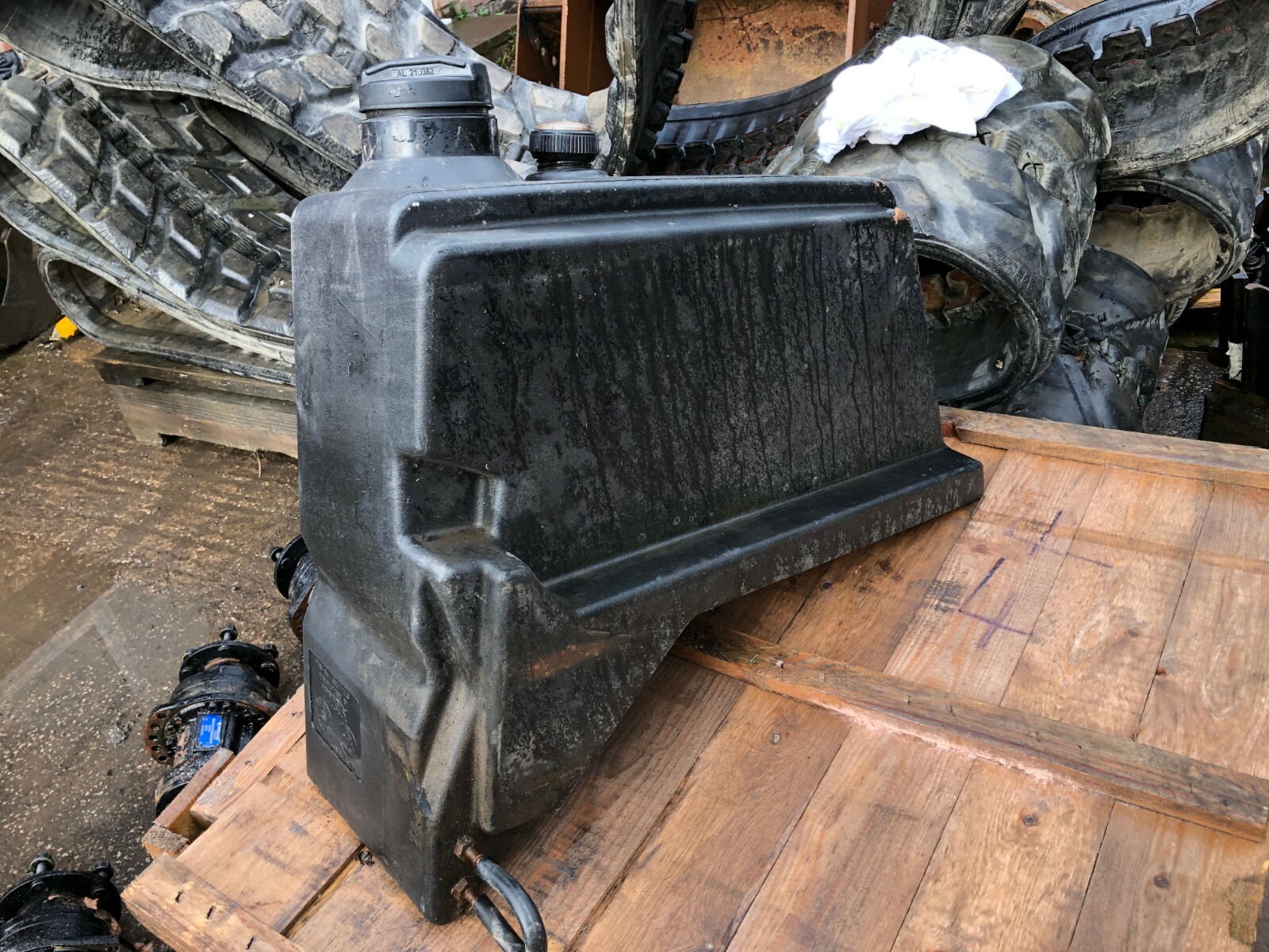 GENUINE JCB DIESEL TANK P/N 332/W1113 | eBay UK