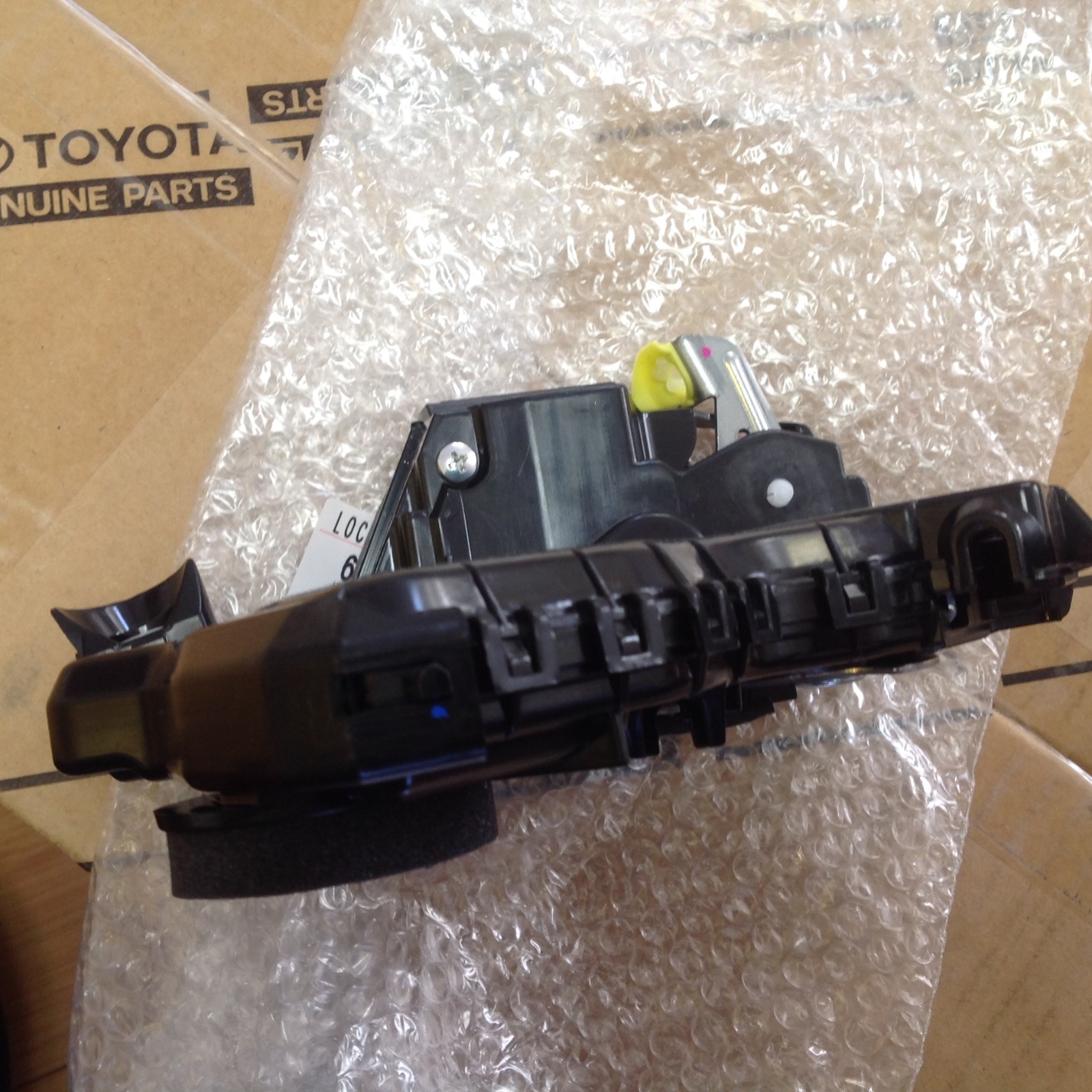 EXPEDITED SHIP OEM TOYOTA LEXUS SCION LH FRONT DOOR LOCK W/MOTOR 69040 ...