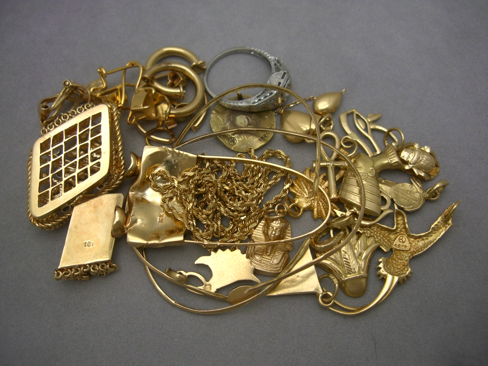 18K GOLD SCRAP - NO STONES - 74 GRAMS | eBay