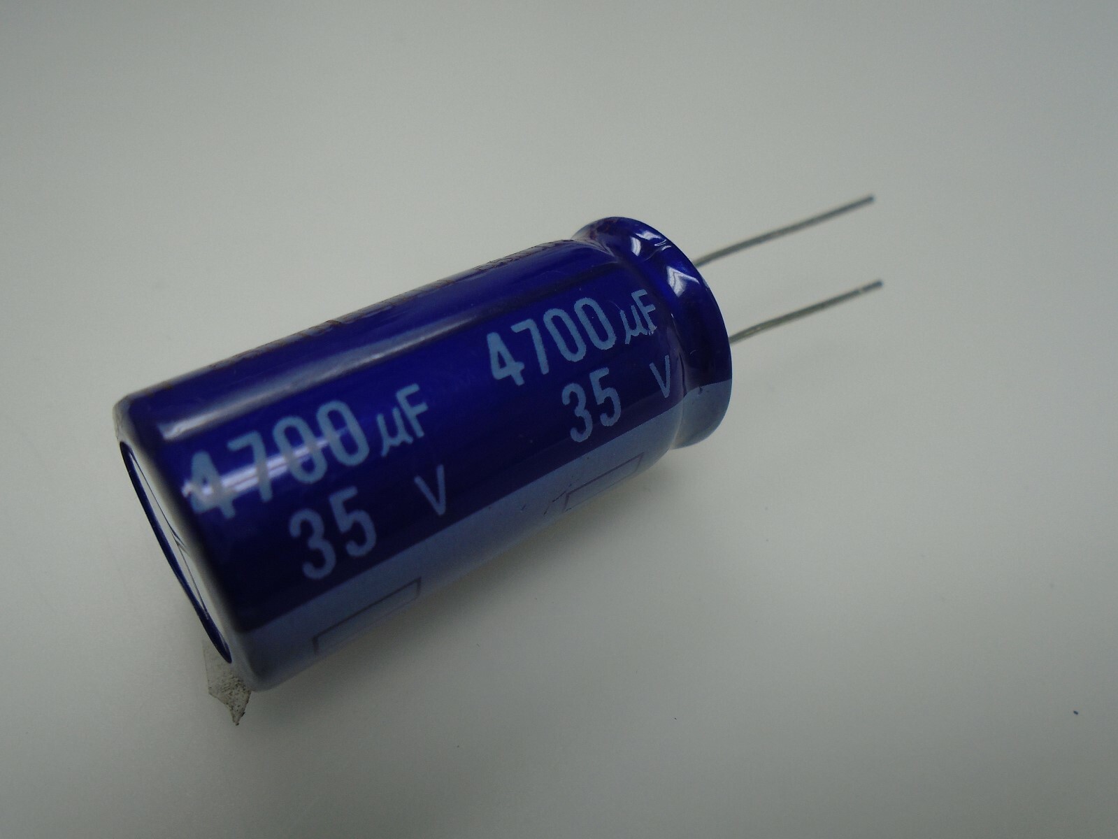 Capacitor Panasonic 4700 mF 4700 uF 35v radial 85C price by unit ...