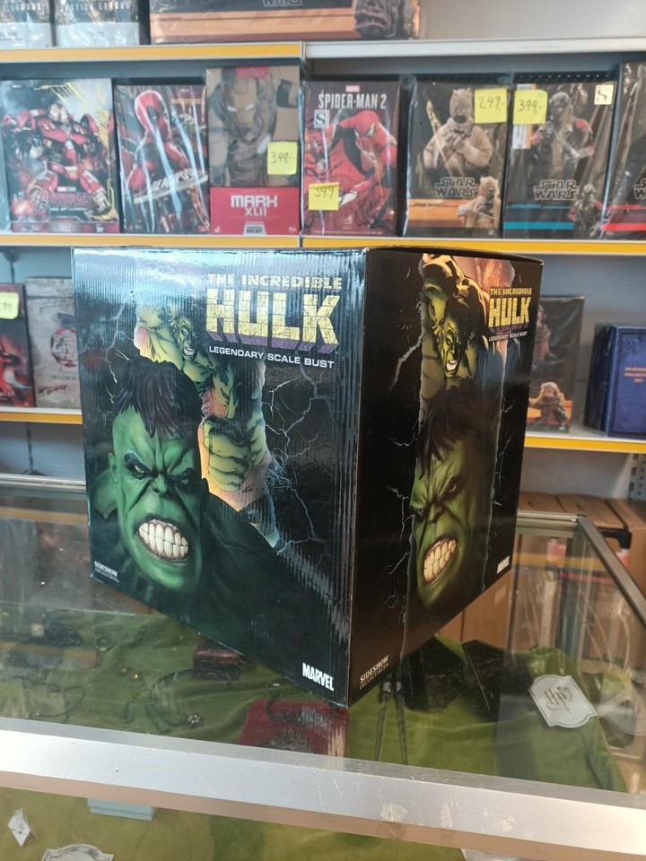 Hulk Green Hulk Legendary Scale Bust Sideshow 1:2 scale statue | eBay UK