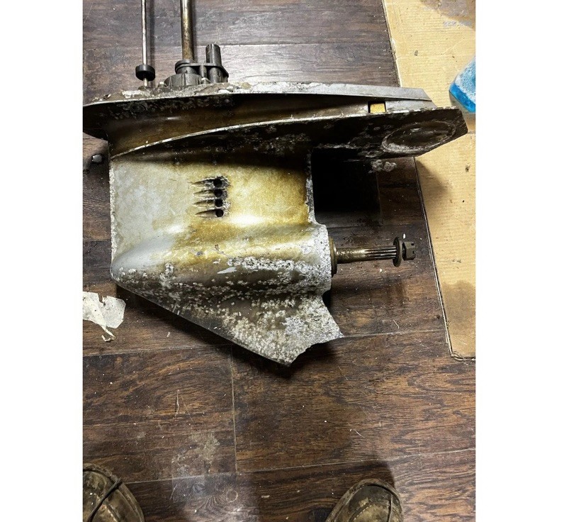 Johnson Evinrude LOOPER 85-91 V4 90° 120-140 20" Outboard Lower Unit ...