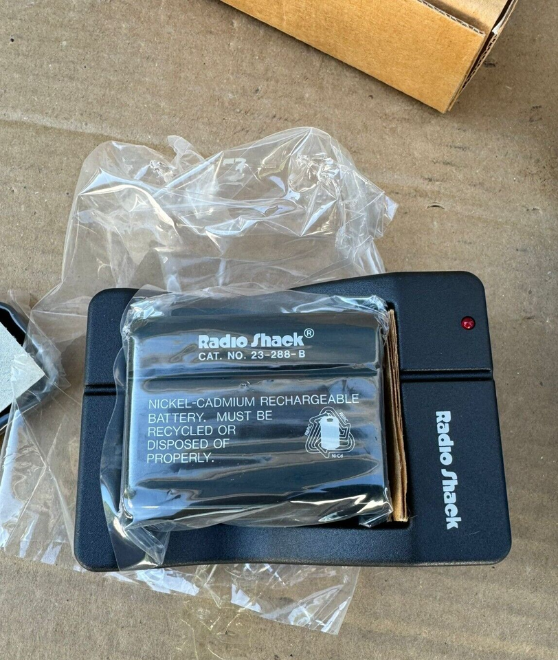 Radio Shack Scanner Battery Pack w/ Charging Stand Cat 23-288 | eBay