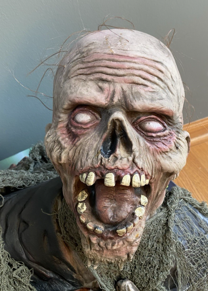 Spirit Halloween 3pc Lawn Zombie Prop Yard Decor Horror Decoration ...