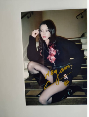 KPOP KATSEYE Megan Autographed Signed Photos Collections 4*6 2026011801 ...