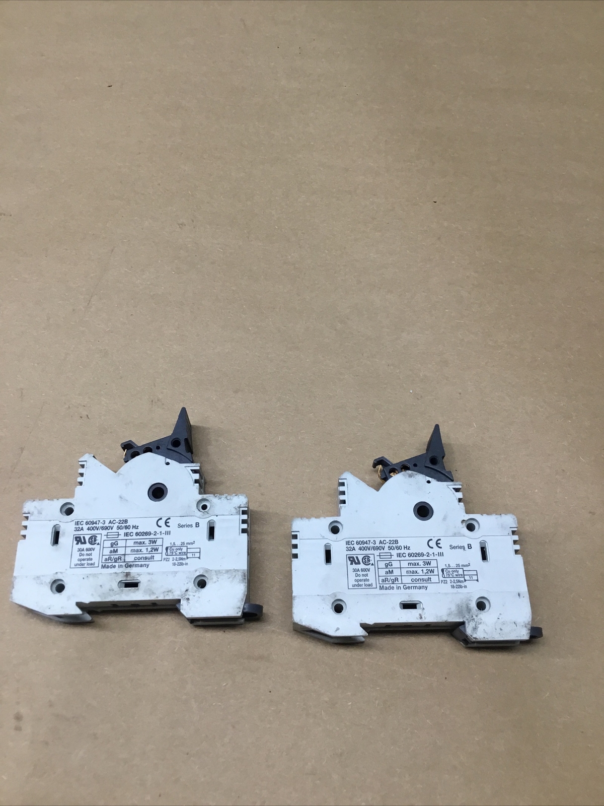 Lot Of 2 Allen Bradley IEC-60947-3 Fuse Holder AC-22B 32A 400/690V ...