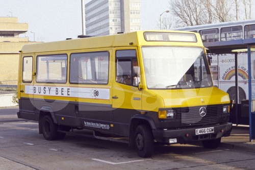 Bus Photo - The Bee Line (Berks Bucks) E466CGM Busy Bee Mercedes 709 ...