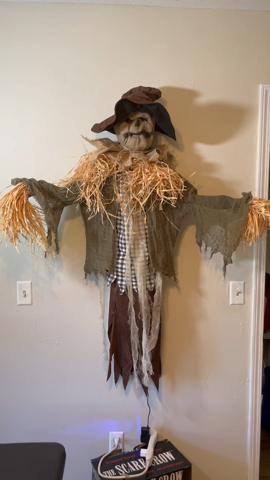 VIDEO Tekky Toys The Scare-Crow Animatronic Jump Scare RARE Halloween ...