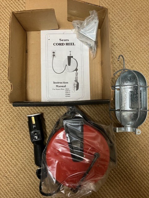 Craftsman Retractable Work Light With 20 Foot Cord Incandescent 83914 ...