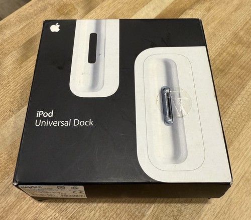 Apple Universal Dock MB125G/B iPod iPhone Adapters White Used Includes ...