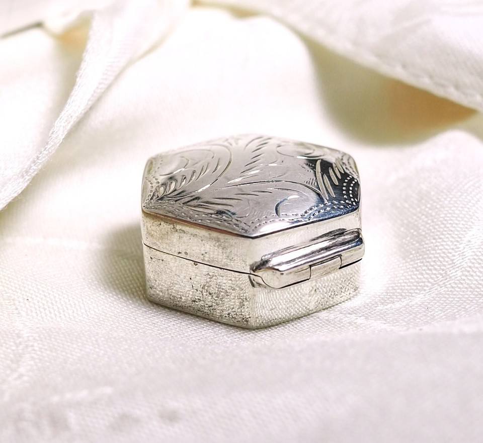 Vintage 925 Sterling Silver pill box Hexagon hinged lid Engraved marked ...