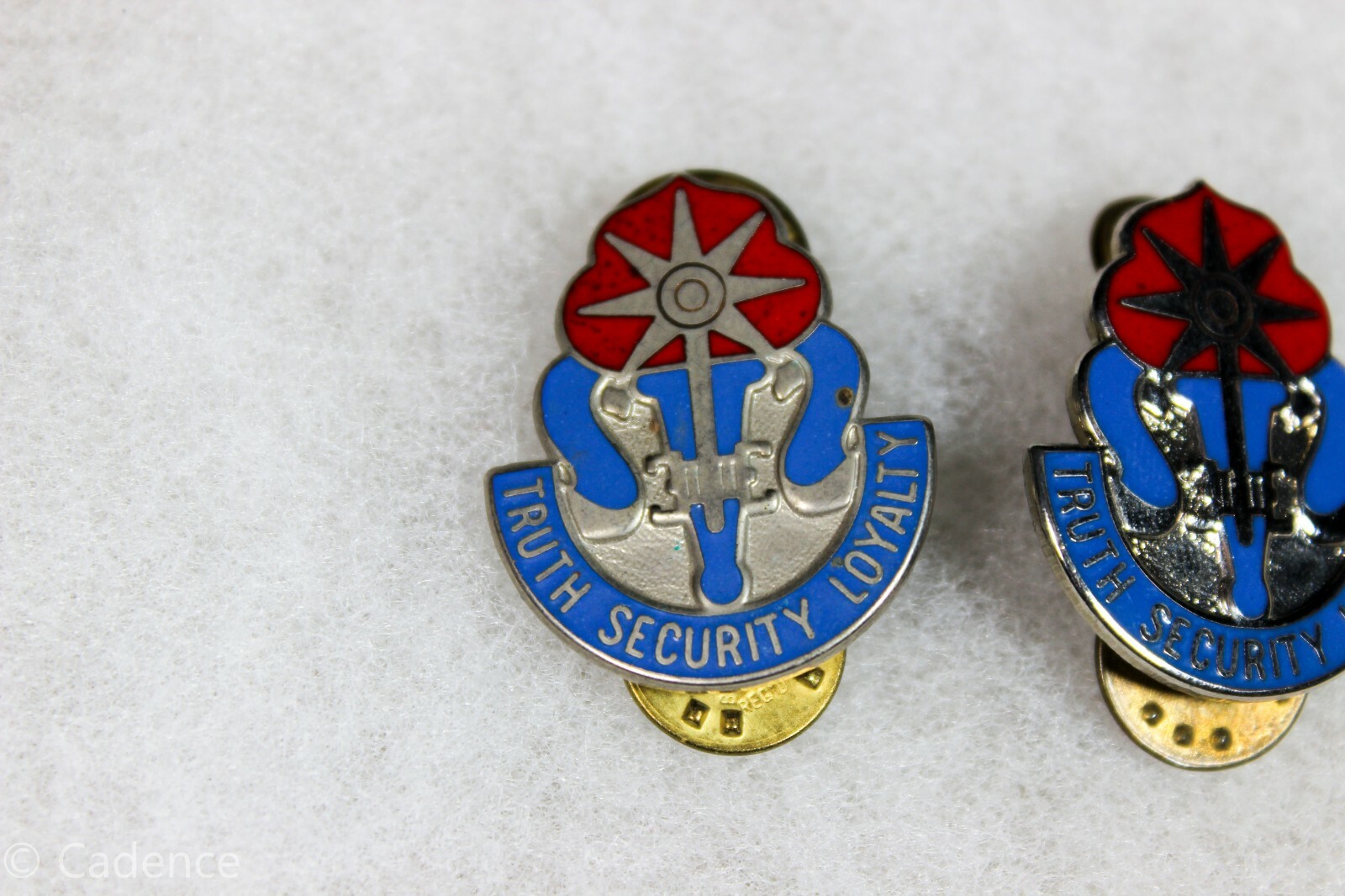US Vietnam 407th Military Intelligence DI Unit Crest DUI Pins Clutch ...