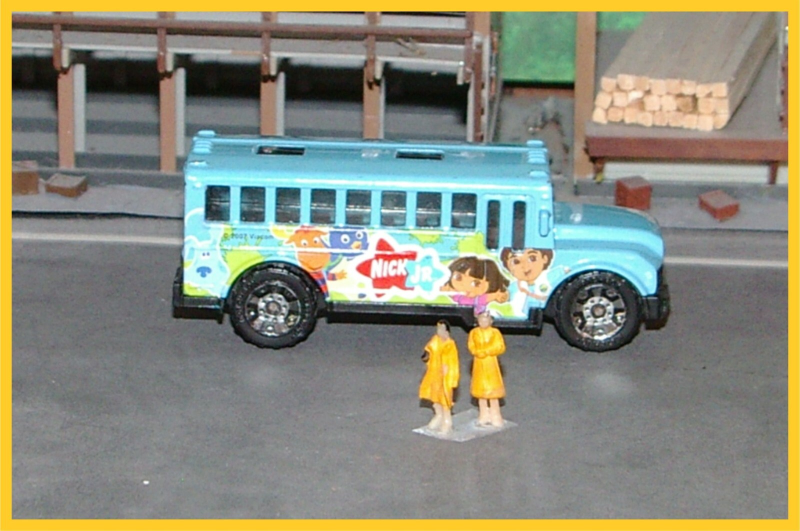 (2003) _ Matchbox _ HO Scale _ '04 School Bus _ Nick Jr / Blue's Clues ...
