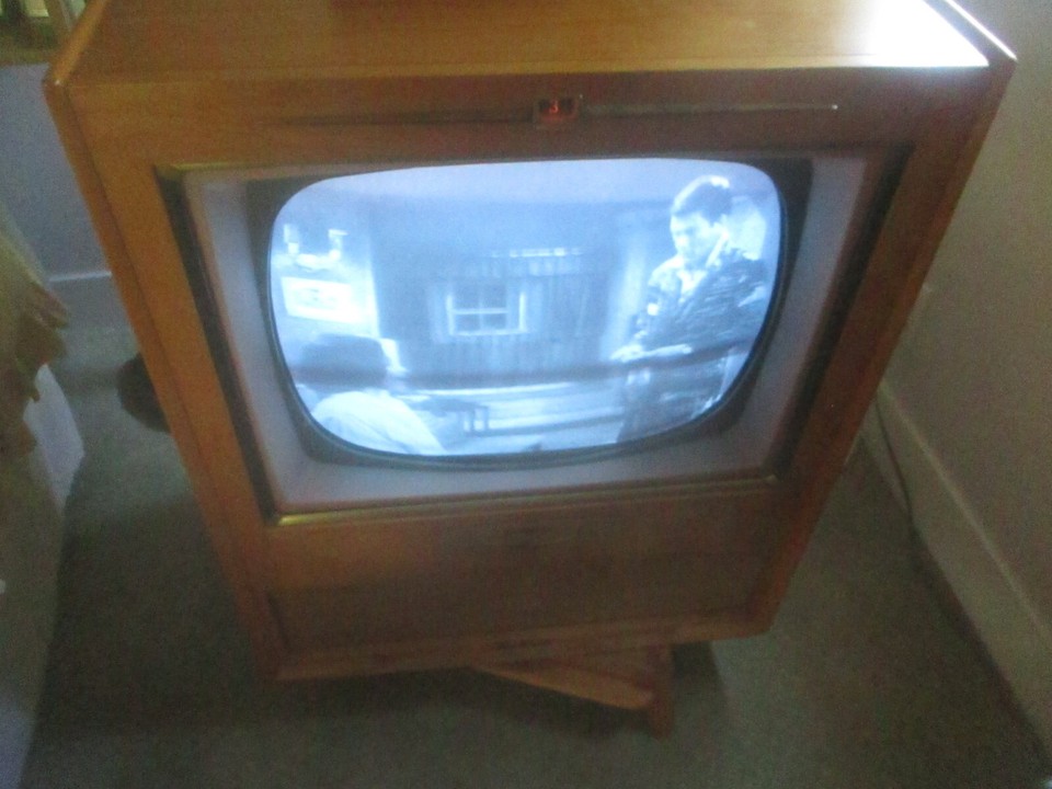 1952 RCA Victor Swivel Television 27 Inch Restored UHF VHF & Phono ...