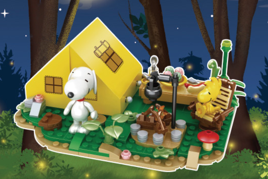 PEANUTS Snoopy Figure LEGO Compatible Blocks Toy Bricks Toy Camping ...