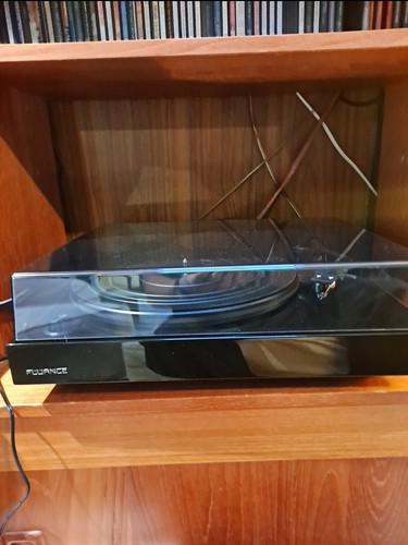 Fluance RT82 Black Vinyl Turntable - Practically Unused | eBay