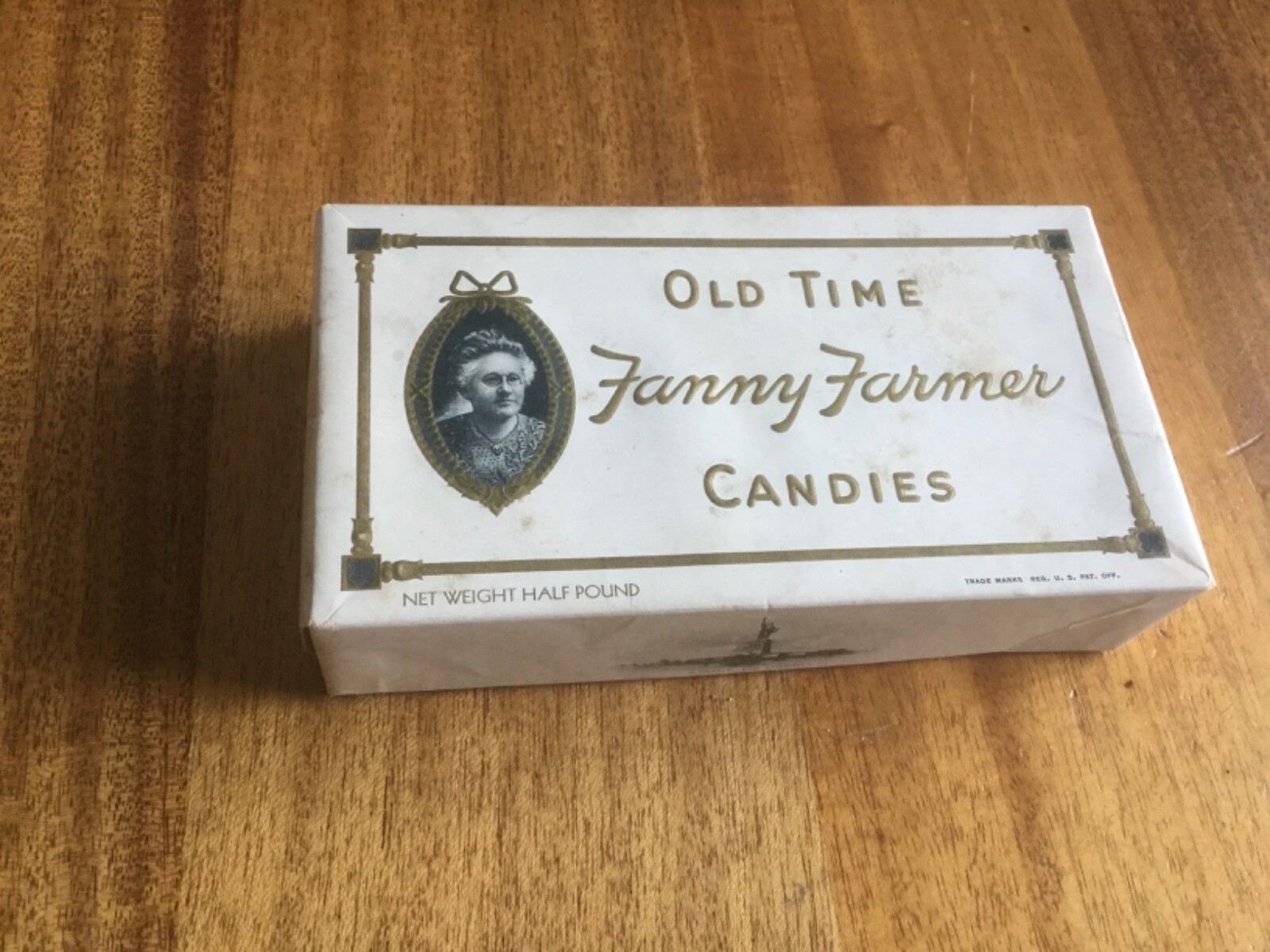 Antique OLD TIME FANNY FARMER CANDIES Box statue of liberty ~half pound ...