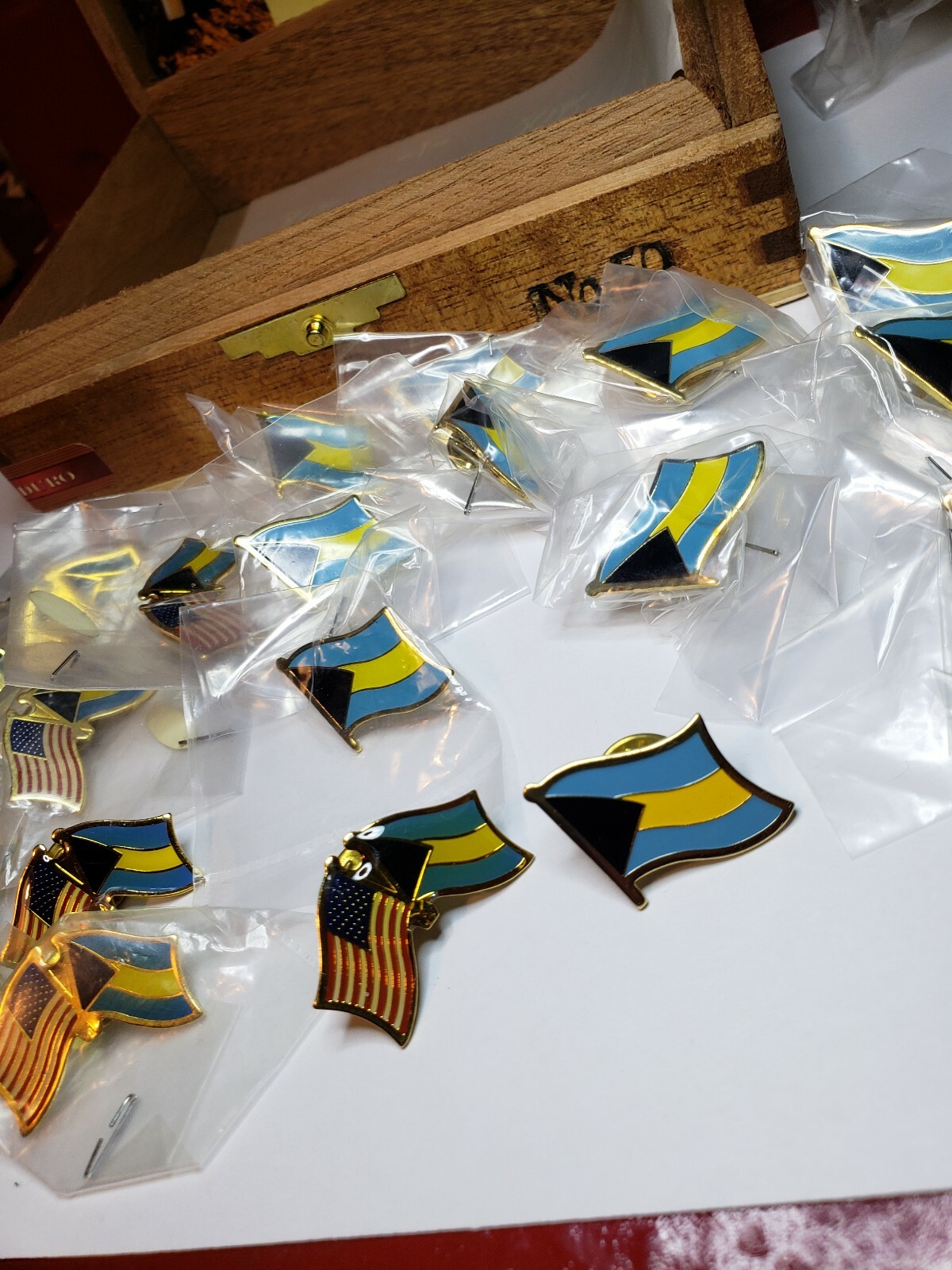 11 Bahamas USA FLAG Ambassador 12 National Friendship PINs Collectible ...