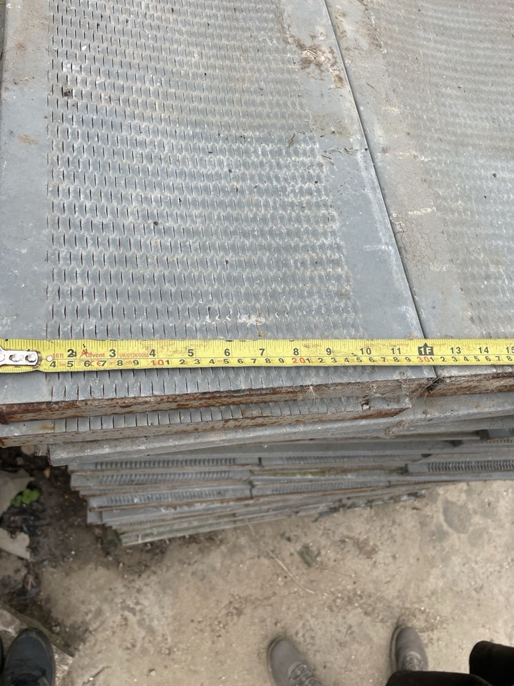 Galvanised Grain Drying Floor Laterals 3ft x 1ft - Fine Mesh Drive Over ...