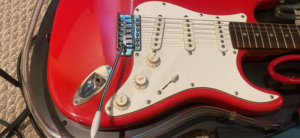 BUDWEISER NEON SIGN WITH ARIA GUITAR | eBay