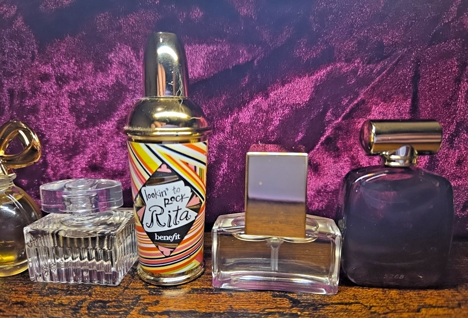 Designer Perfume Mini & Partial Bottle Lot Gucci Versace D&G Nina Ricci ...