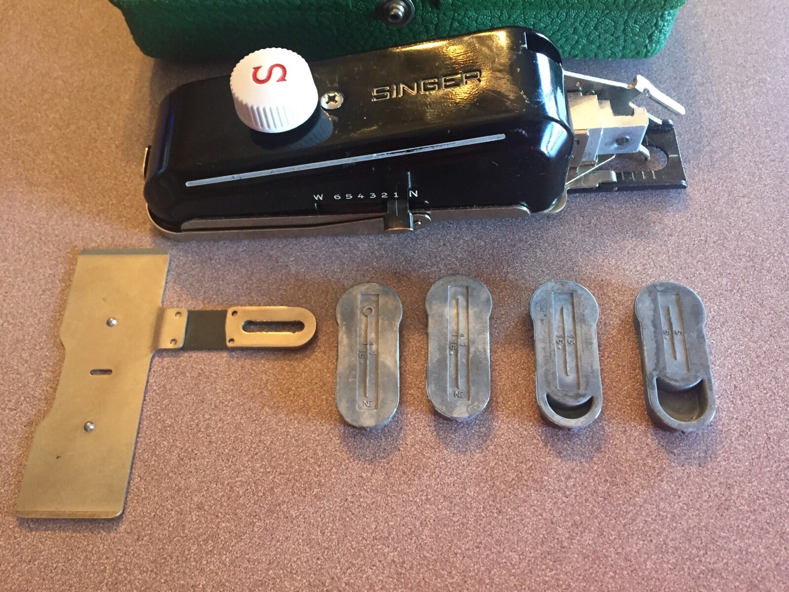 Vintage Singer Sewing Machine Buttonholer Attachment Kit #160506 | eBay