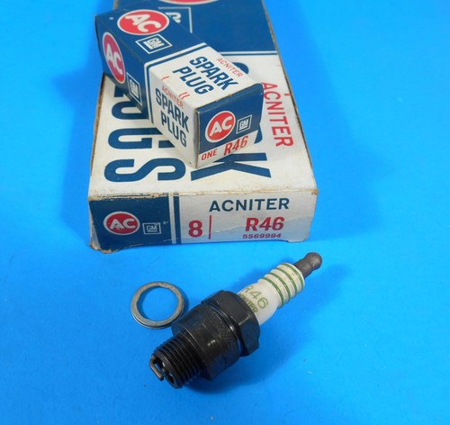 Box of 8 NOS GM AC R46 Acniter Spark Plugs 5569994 | eBay