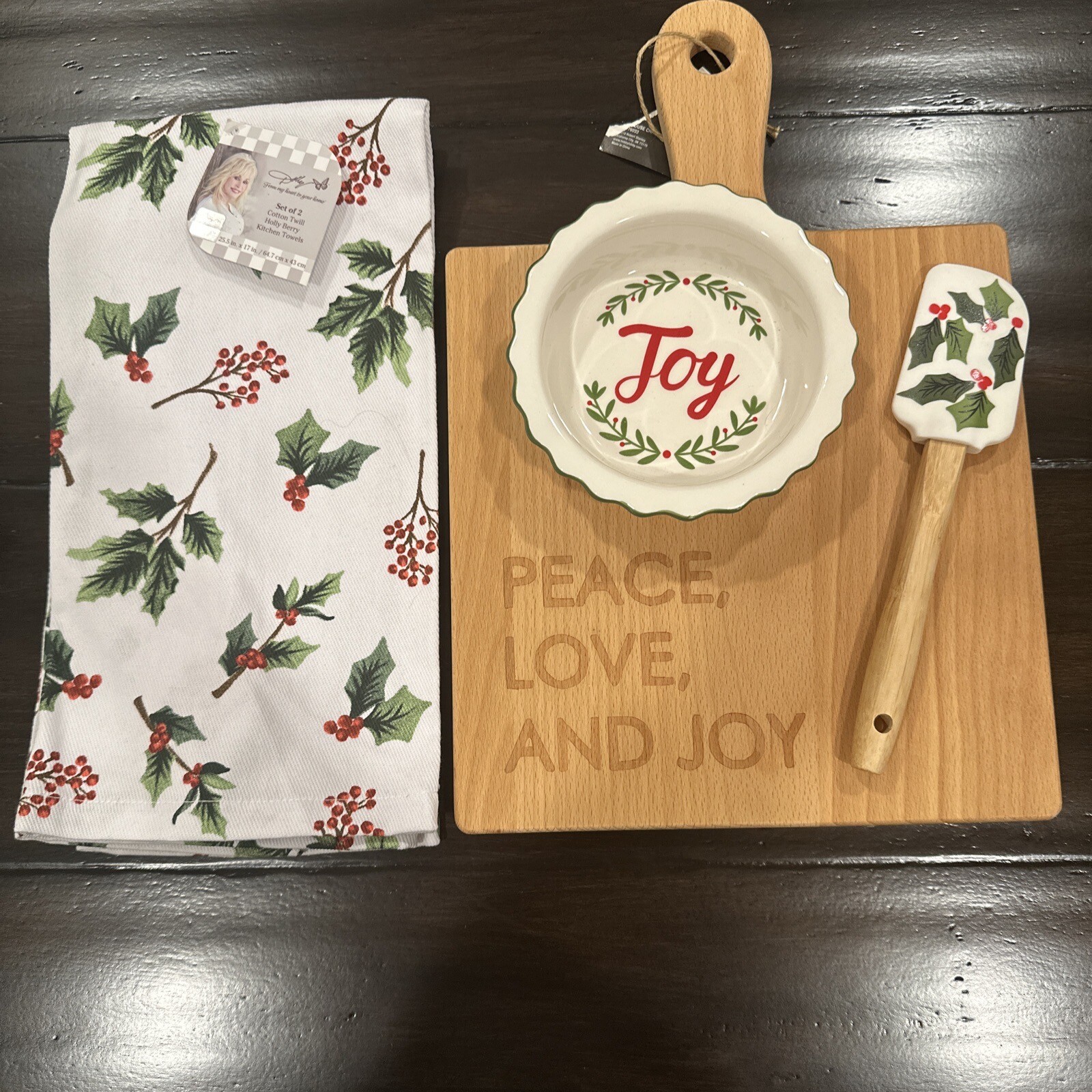 New NWT Christmas Kitchen Set Dolly Parton Towels, Cutting Board, Bowl ...