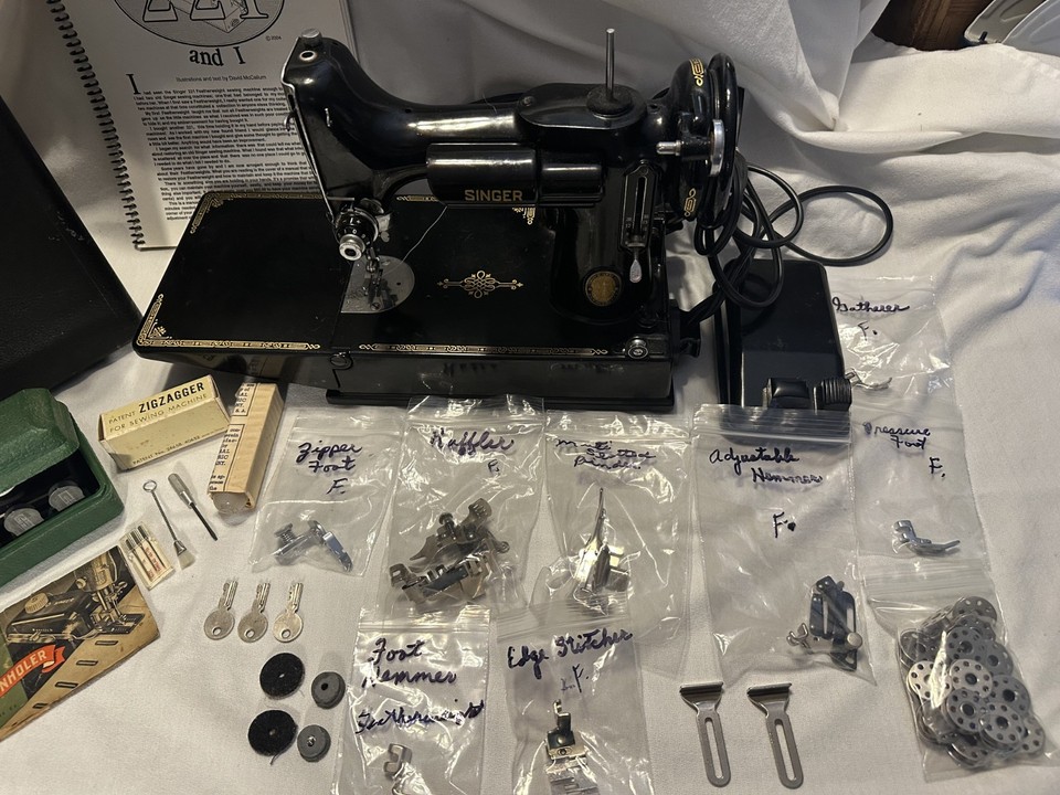Singer Featherweight 221 Blue Badge Sewing Machine Centennial AJ917398 ...