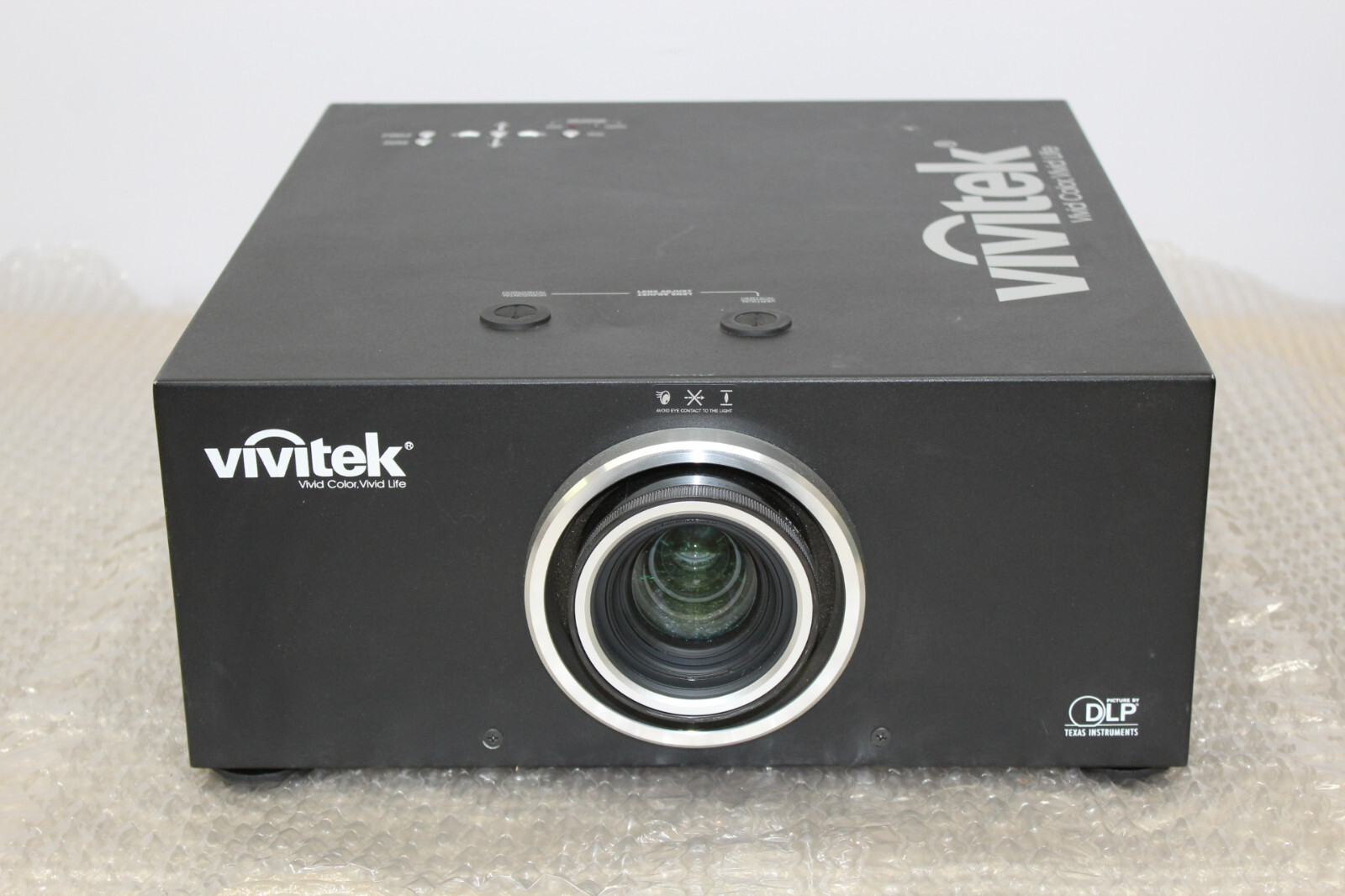 Low Hours Vivitek D8300 Full HD 1080p HDMI Large Venue Projector -6,500 ...