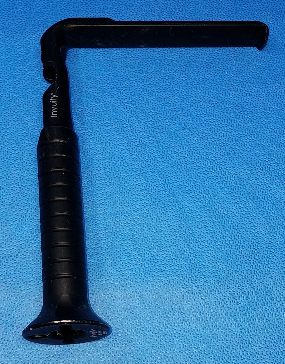 Eikon Lighted Retractor | Shelly Lighting