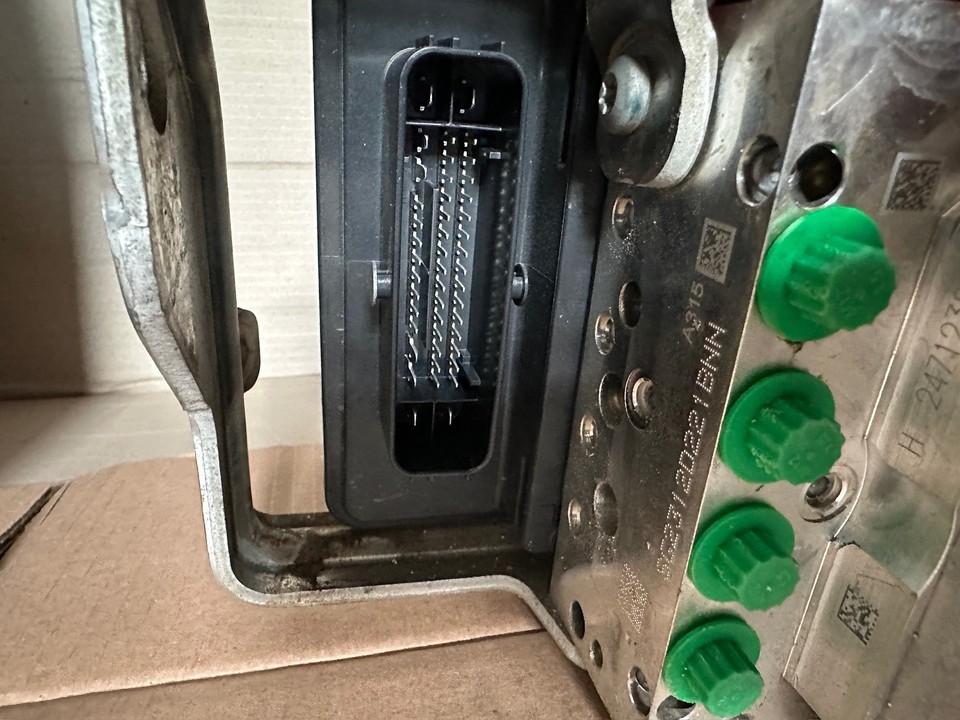 Genuine OEM GM Brake Master Cylinder PN 87815018 87815014 k | eBay