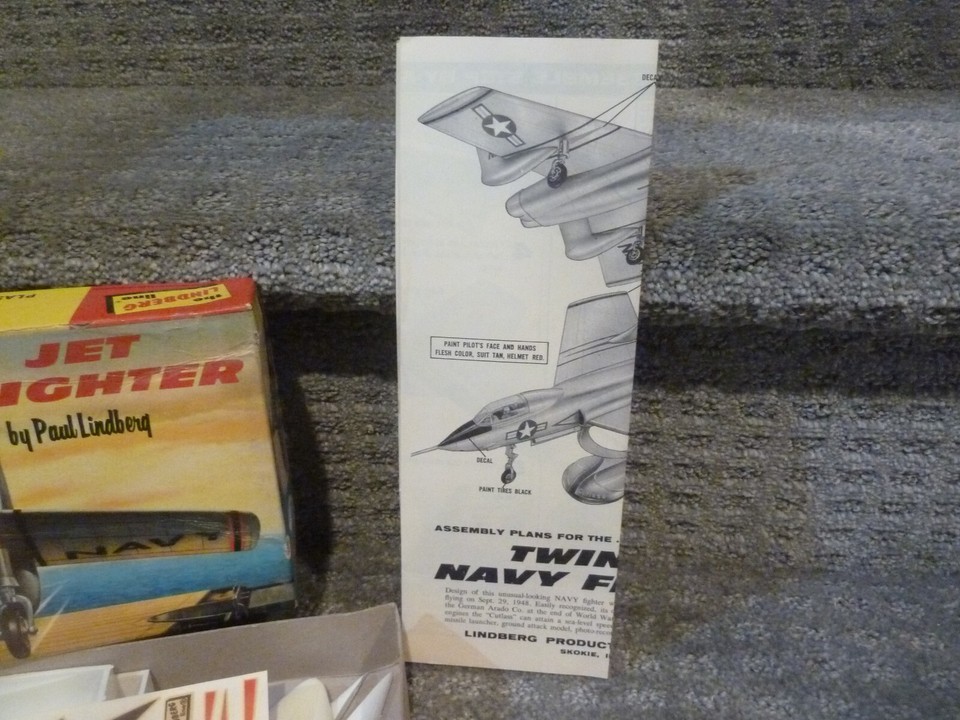 The Lindberg Line Twin Jet Navy Fighter airplane model kit 556-98 BRAND ...