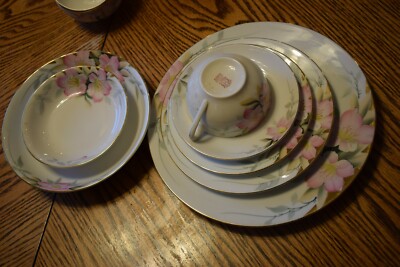 NORITAKE CHINA AZALEA PATTERN 7 PIECE PLACE SETTING GOLD TRIMMED RED ...