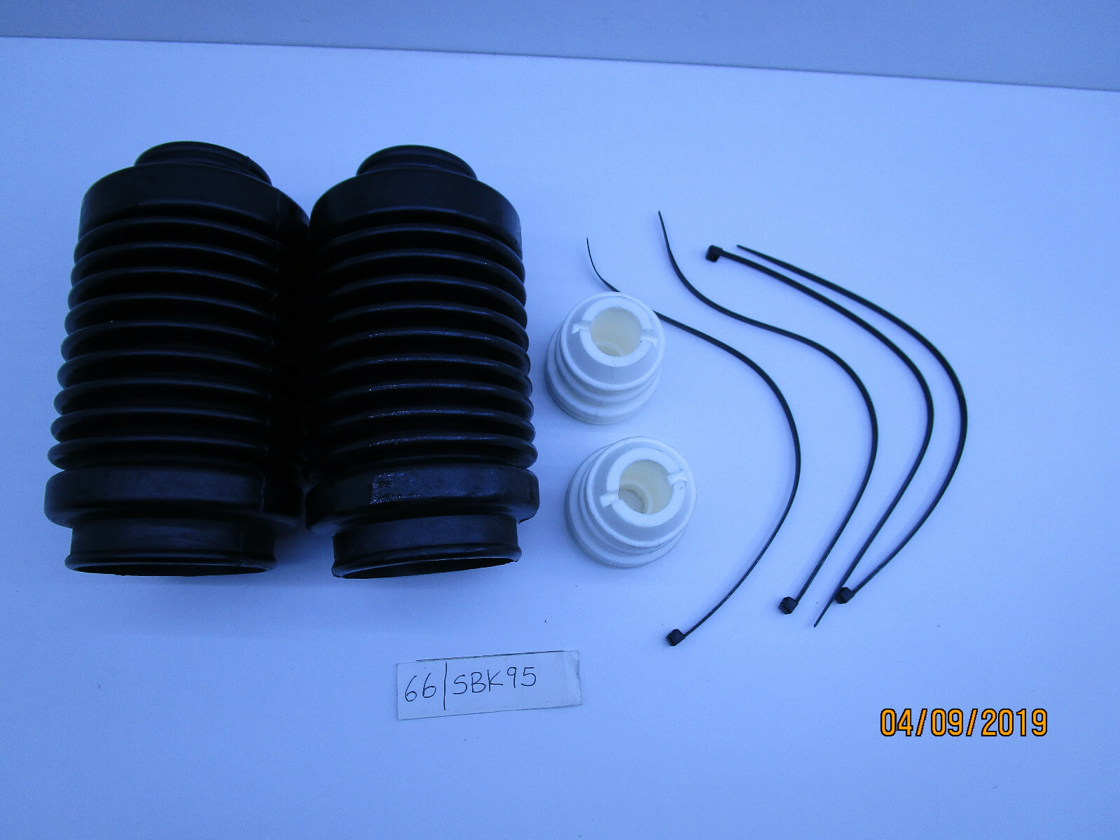 FRONT STRUT RUBBERS DUST BOOT COVER TO SUITE HOLDEN COMMODORE VT VX VY ...