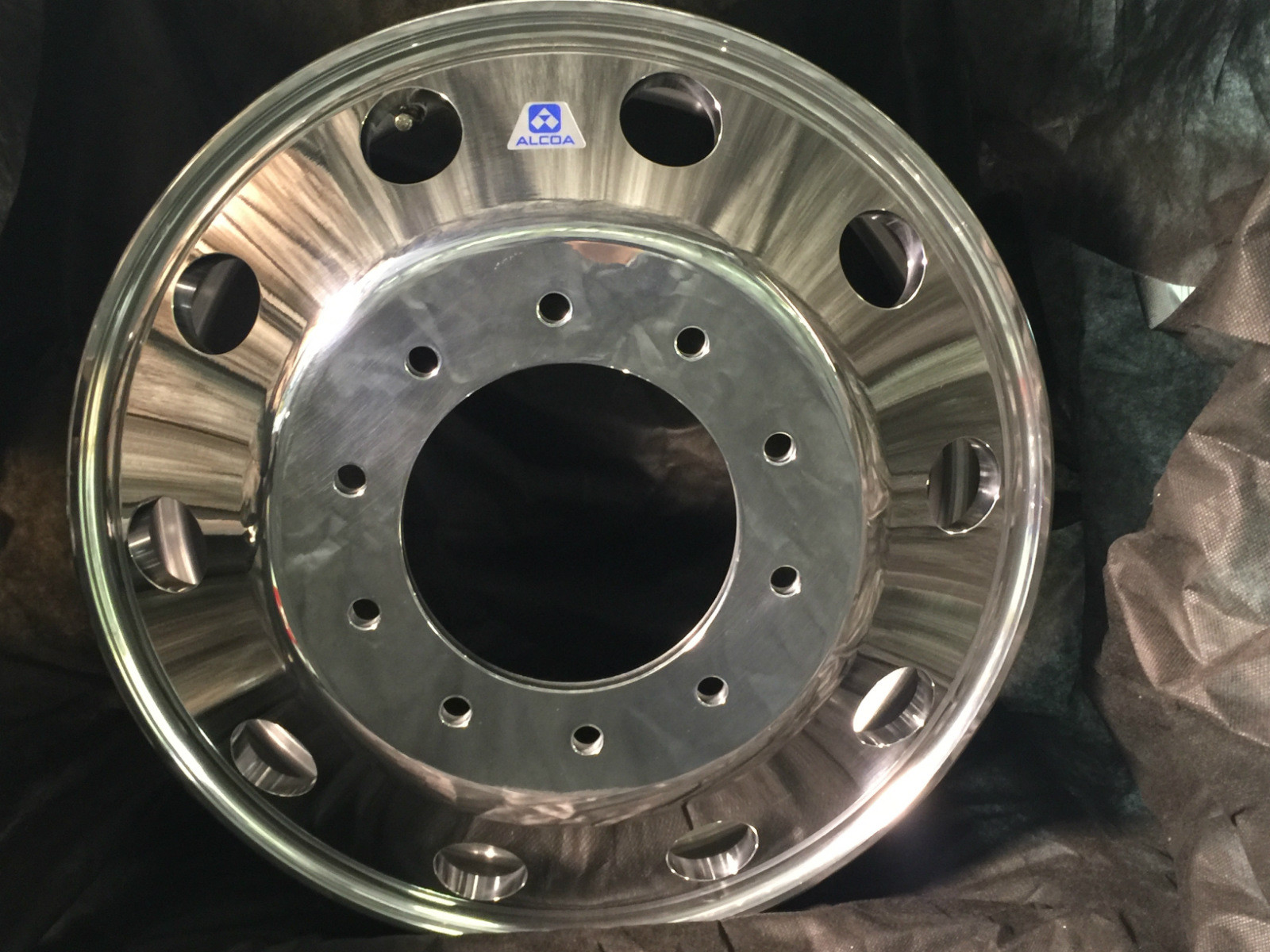 1) 19.5 X 6 NEW ALCOA WHEEL DODGE RAM 4500/ 5500 NEW 10 LUG POLISHED ...