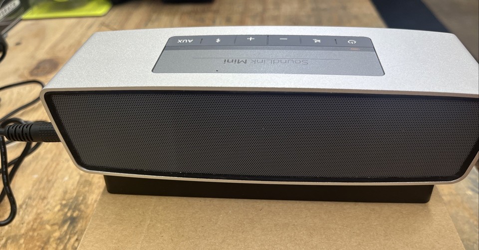 Bose SoundLink Mini 1st Generation Bluetooth Speaker VG Silver With ...