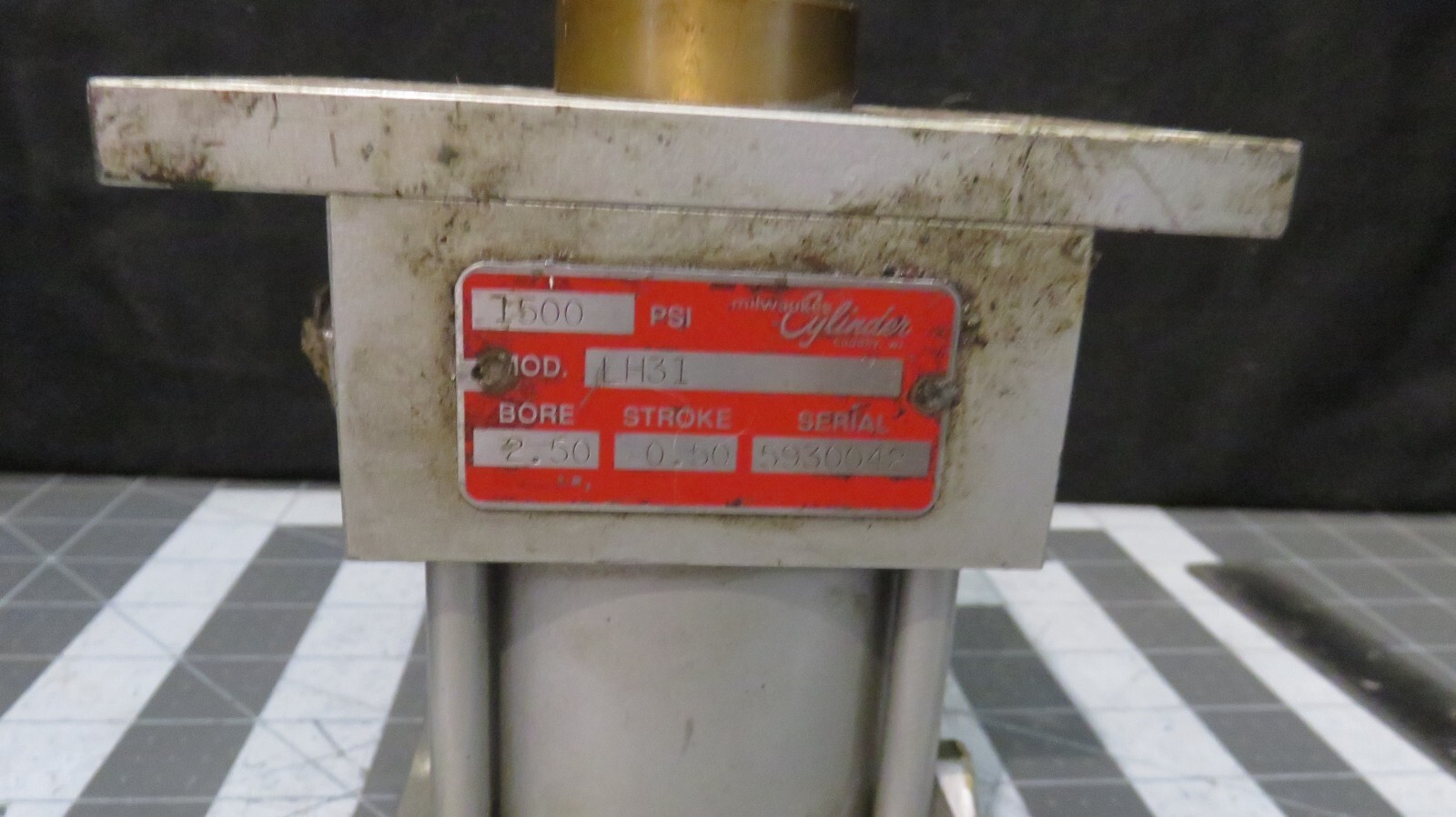 Milwaukee Cylinder LH-31 Low Pressure Hydraulic Cylinder NFPA Style MF1 ...