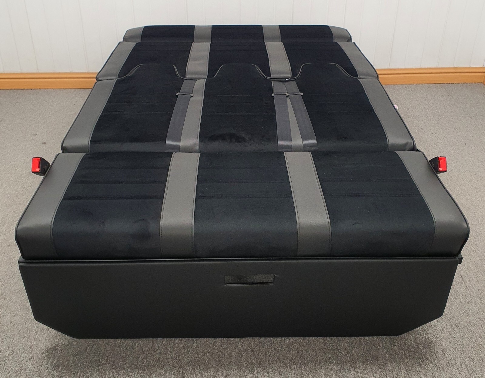 Rock n Roll Bed Bongo Elgrand STREAMLINE 3 Seat Gas Assisted Recliner ...