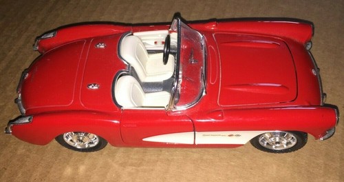 BURAGO 1957 CORVETTE CONVERTIBLE RED 1/24 SCALE | eBay
