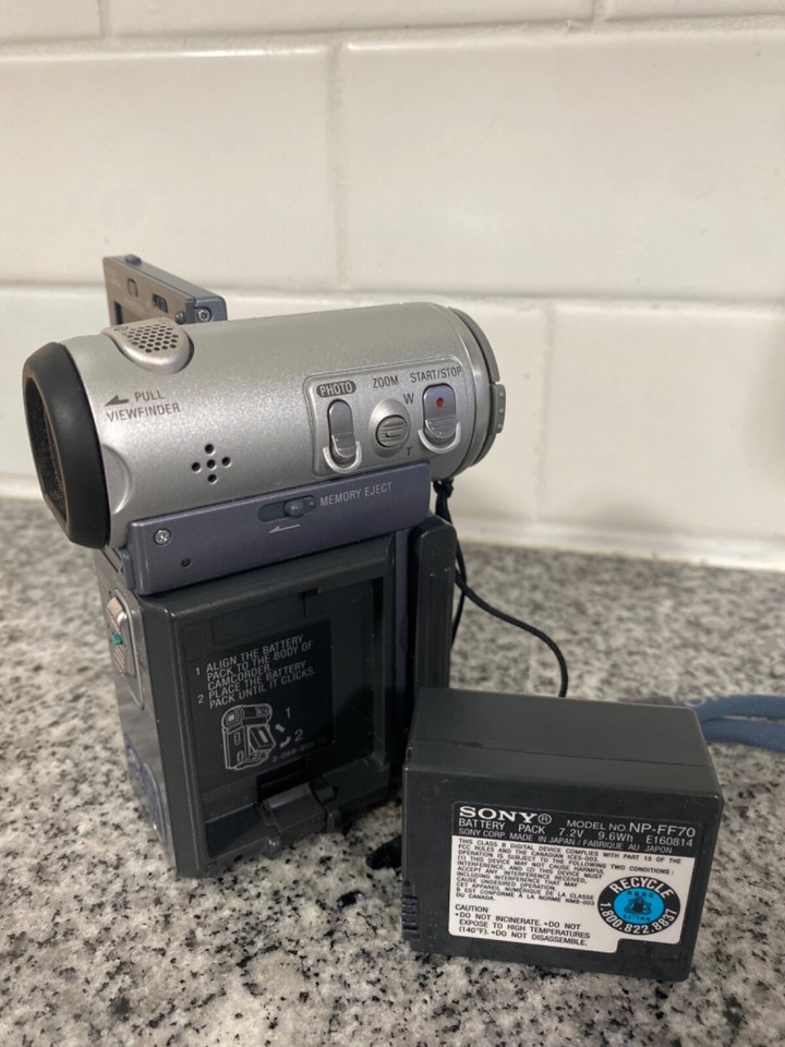 SONY DCR-IP7 MICROMV Handycam Bluetooth 120x Digital Zoom JP No Cord ...