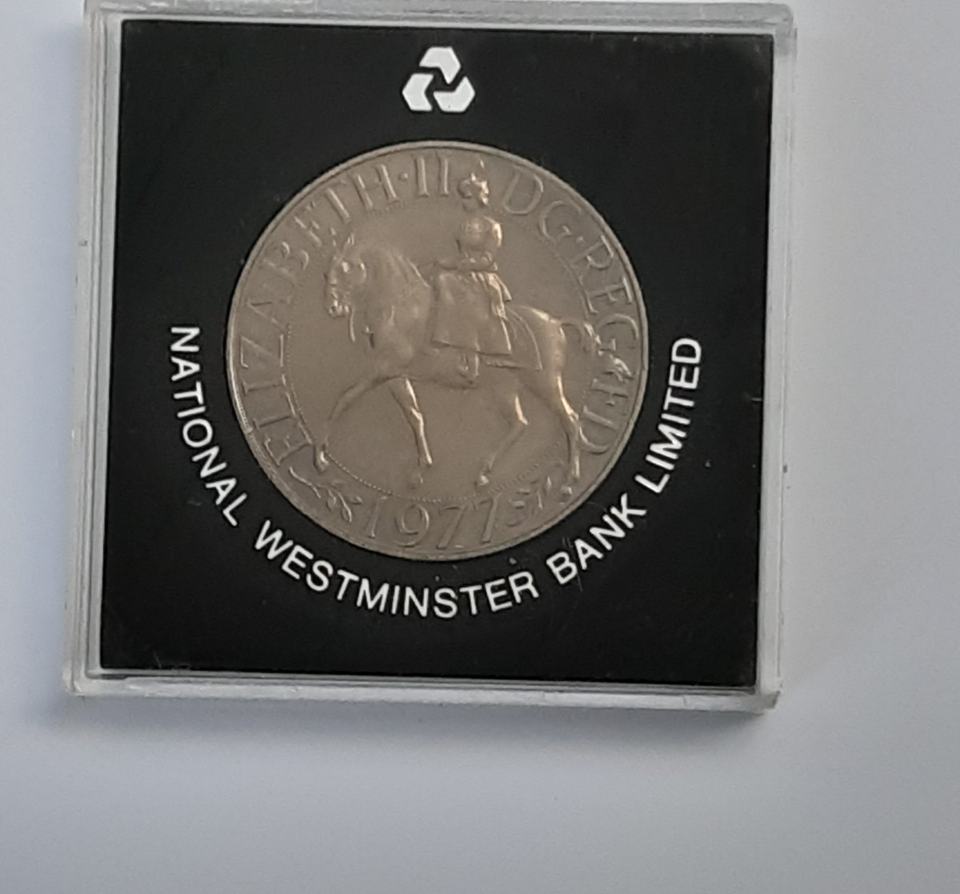Three 1977 Queen Elizabeth II Silver Jubilee Crown Coins in ...