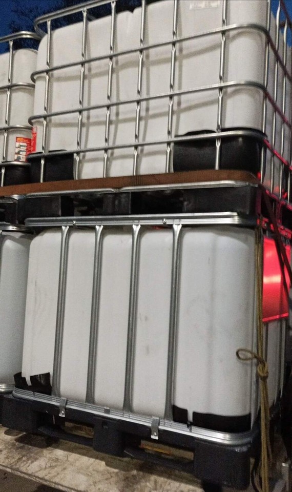 TWO 2 X Food Grade IBC Stillage 1000 Litre Water Tanks,Deliver Most ...