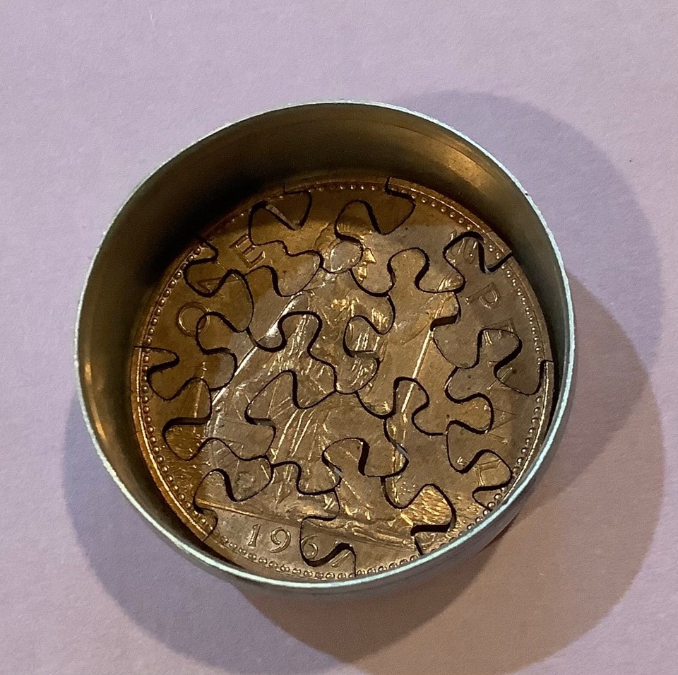 British 1967 Penny tiny Jigsaw Puzzle Coin, 14 pieces, two-sided, made ...