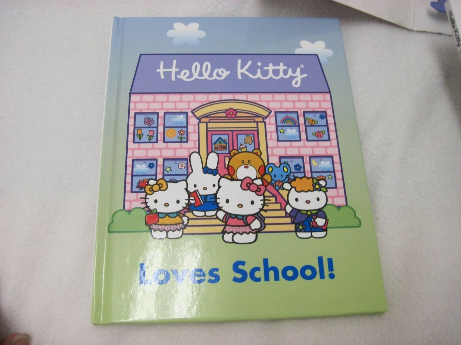 Hello Kitty Goes To School