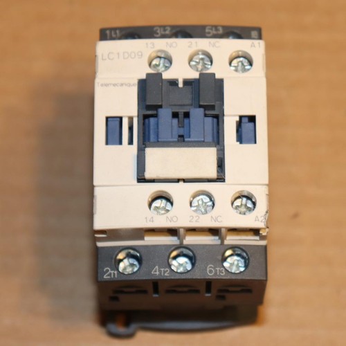 One Schneider Telemecanique Square D LC1D09-F7 Contactor Relay 110VAC ...