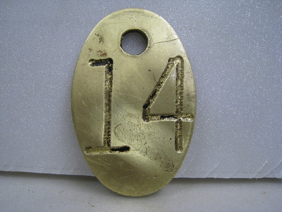 VINTAGE BRASS COW NUMBER TAG DAIRY FARM CATTLE MARKER # 14 DOUBLE SIDED ...