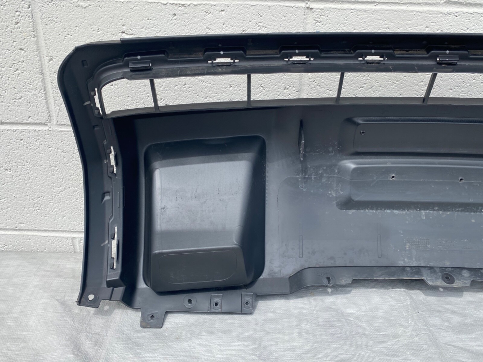 2015 - 2019 GMC Canyon Front bumper lower valance skid plate 22891735 ...